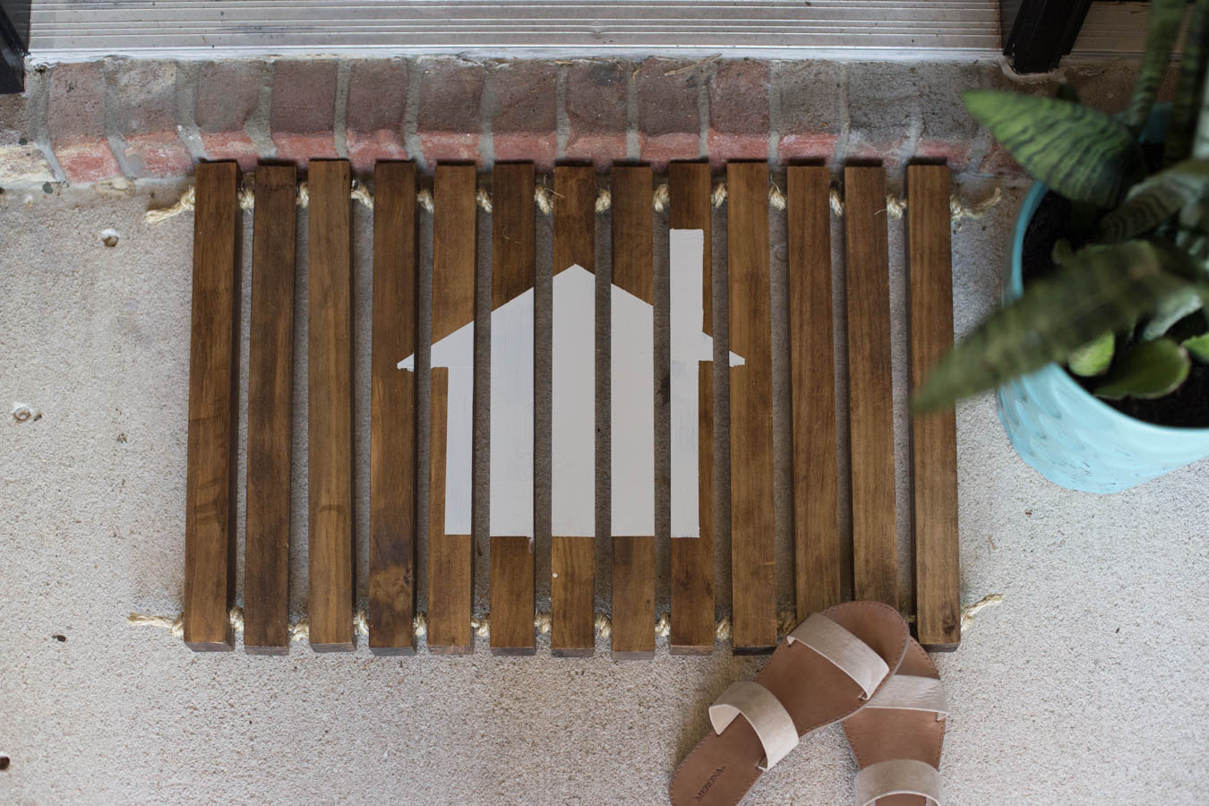 DIY Wooden Doormat - Customize a wooden doormat.