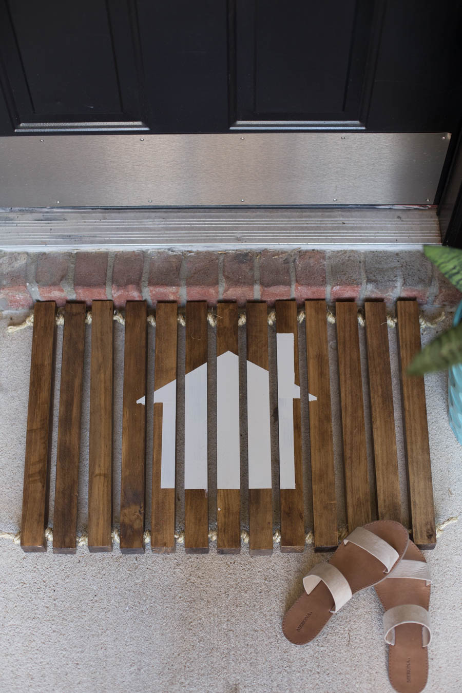 DIY Wooden Doormat - Customize a wooden doormat.