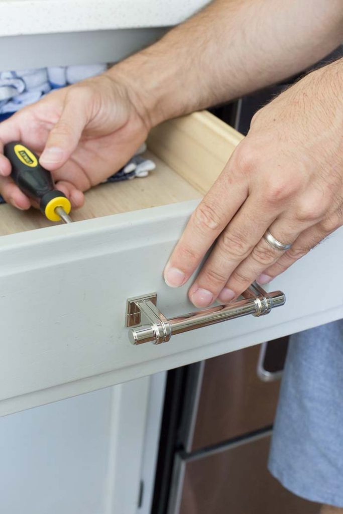 Mixing Metals - Kitchen Hardware Update