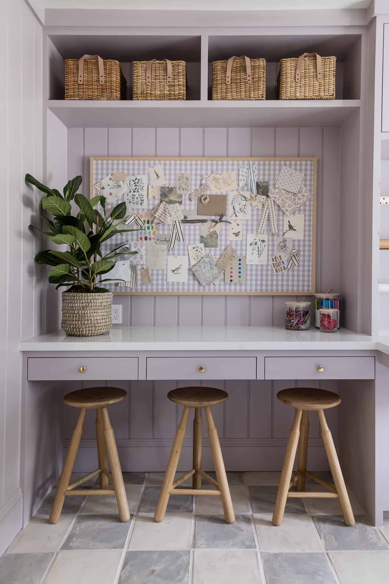 20 Chic and Inspiring Built-in Desk Ideas