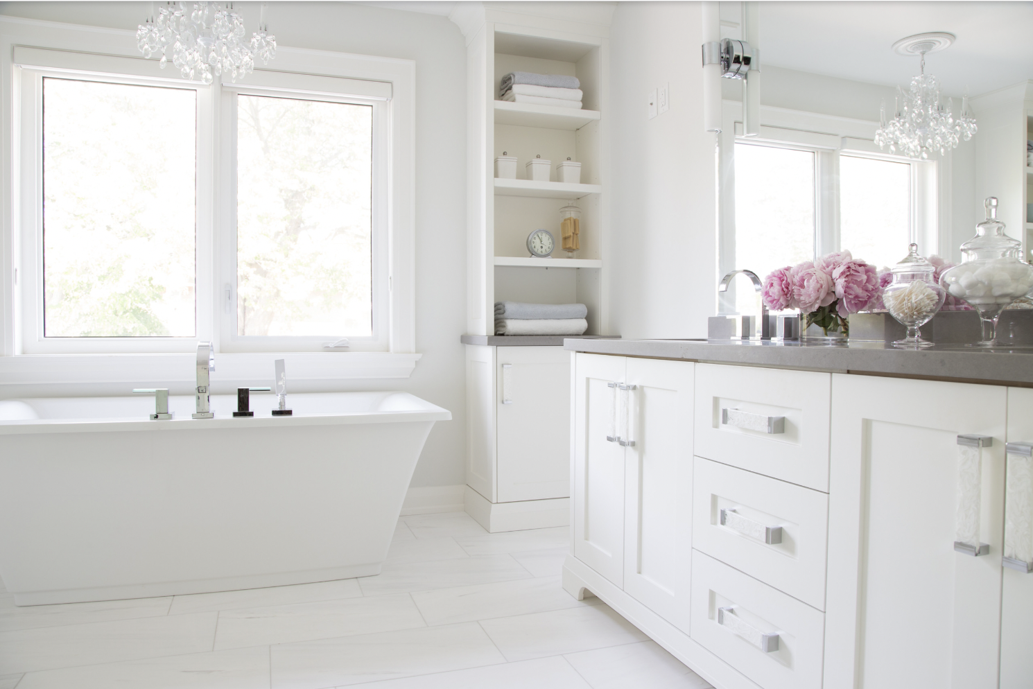 Benjamin Moore Paper White - A Subtle Light Gray